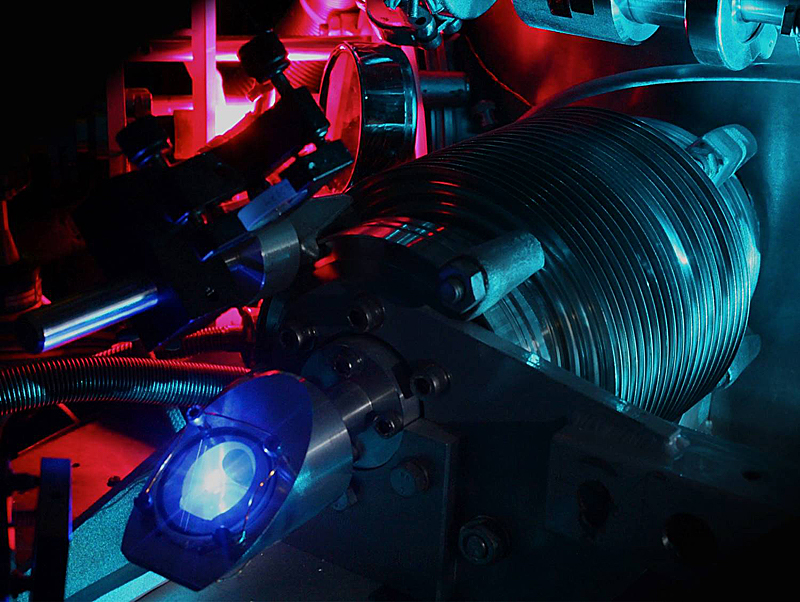 Laser spectroscopy confirms small radius of hydrogen proton ...